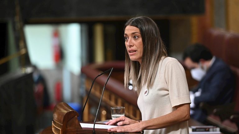 Míriam Nogueras mete un repaso a Sánchez y se dirige a Feijóo - El Liberal