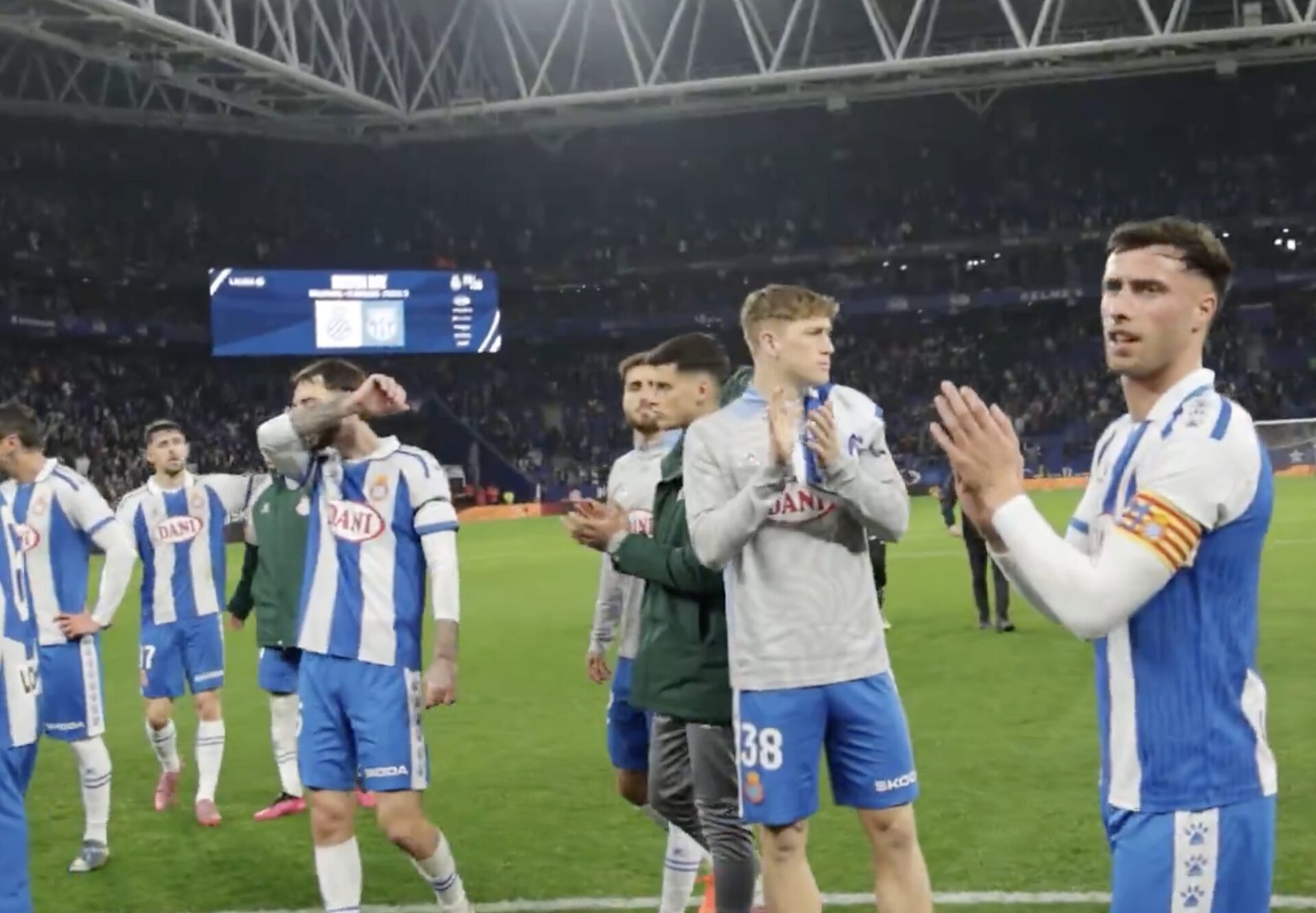 ¡Tensión al máximo! Las redes estallan tras el derbi barcelonés - El ...